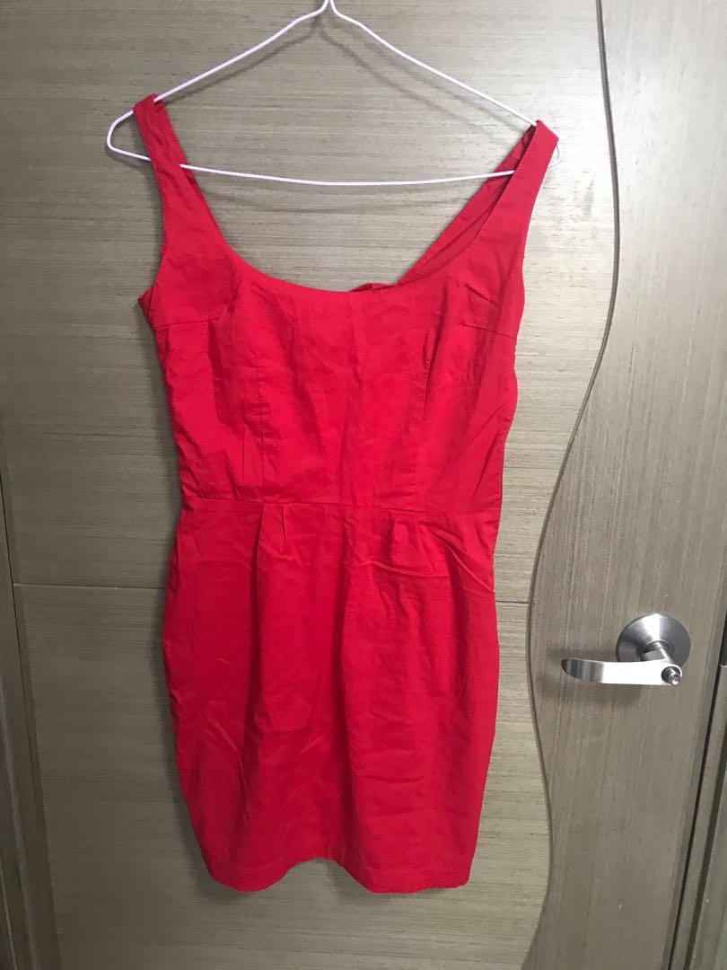 Sexy Bright red dress with ribbon at the back, 女裝, 連身裙 & 套裝, 傳統服飾 ...