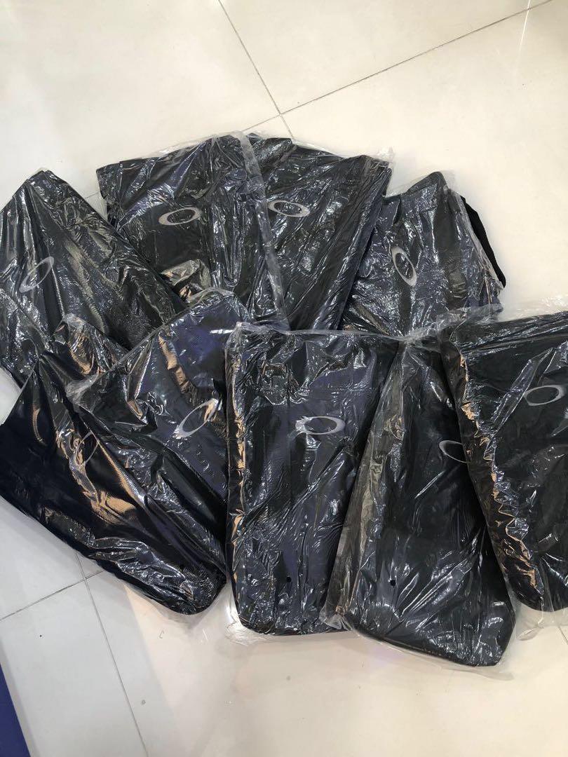 15” Oakley computer/tablet bag, Computers & Tech, Parts & Accessories ...