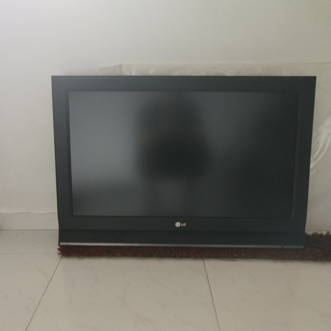 32" LG LED FLATSCREEN TV, TV & Home Appliances, TV & Entertainment, TV ...