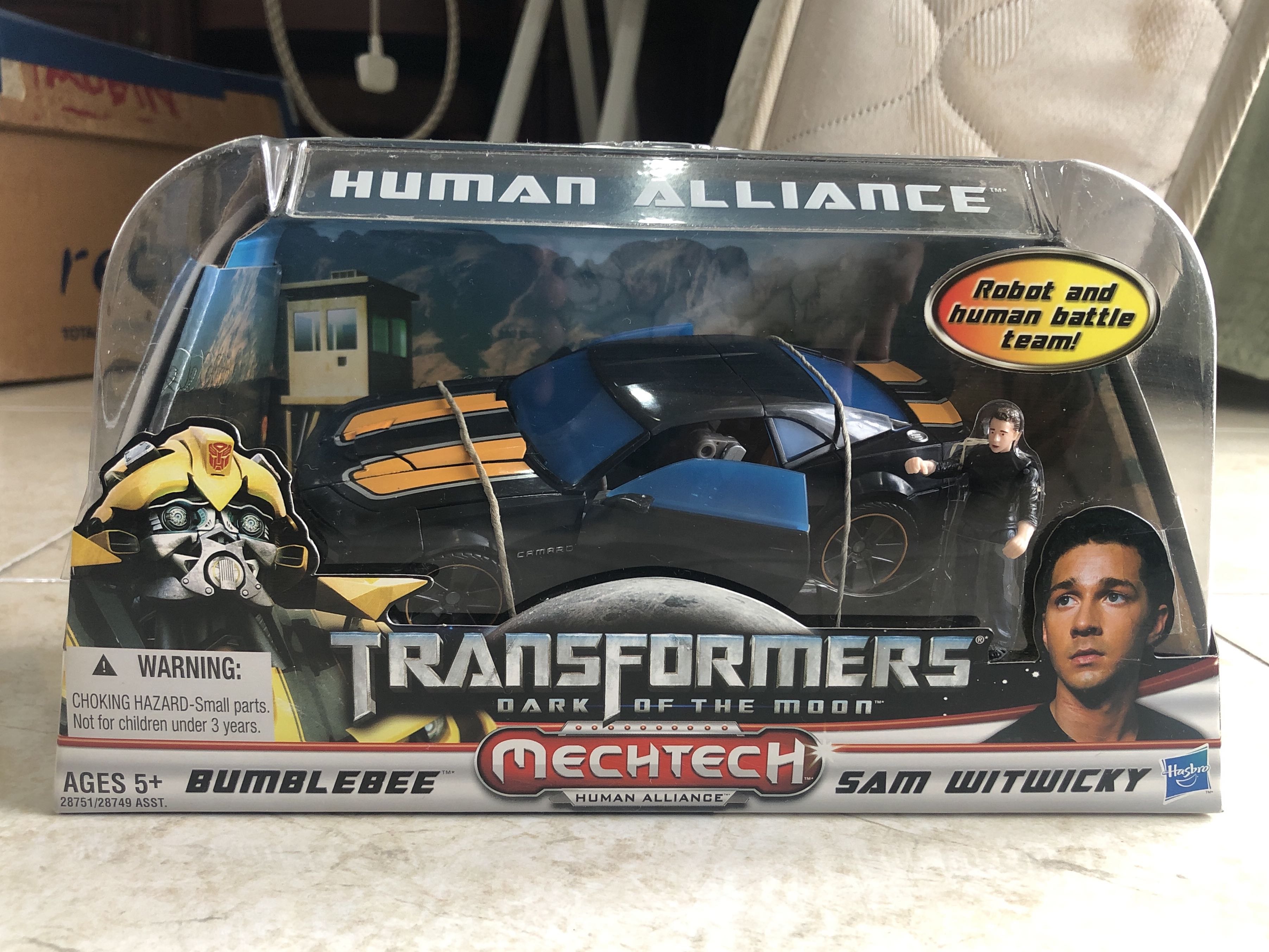 Dark of the Moon - Sam Witwicky/Bumblebee, Hobbies & Toys, Collectibles ...