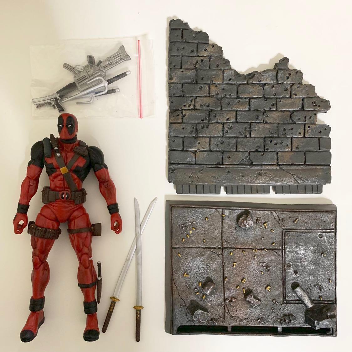Diamond Select Marvel Gambit and Deadpool, Hobbies & Toys, Toys & Games ...