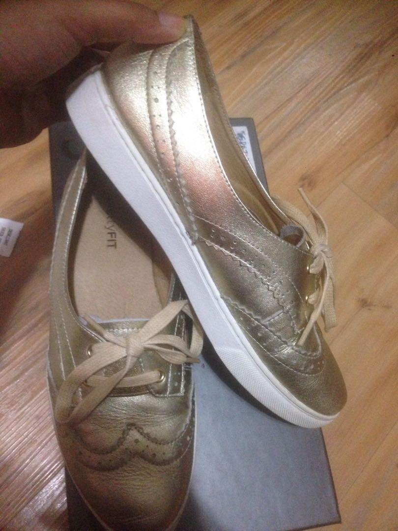 Pretty fit gold, Fesyen Wanita, Sepatu di Carousell