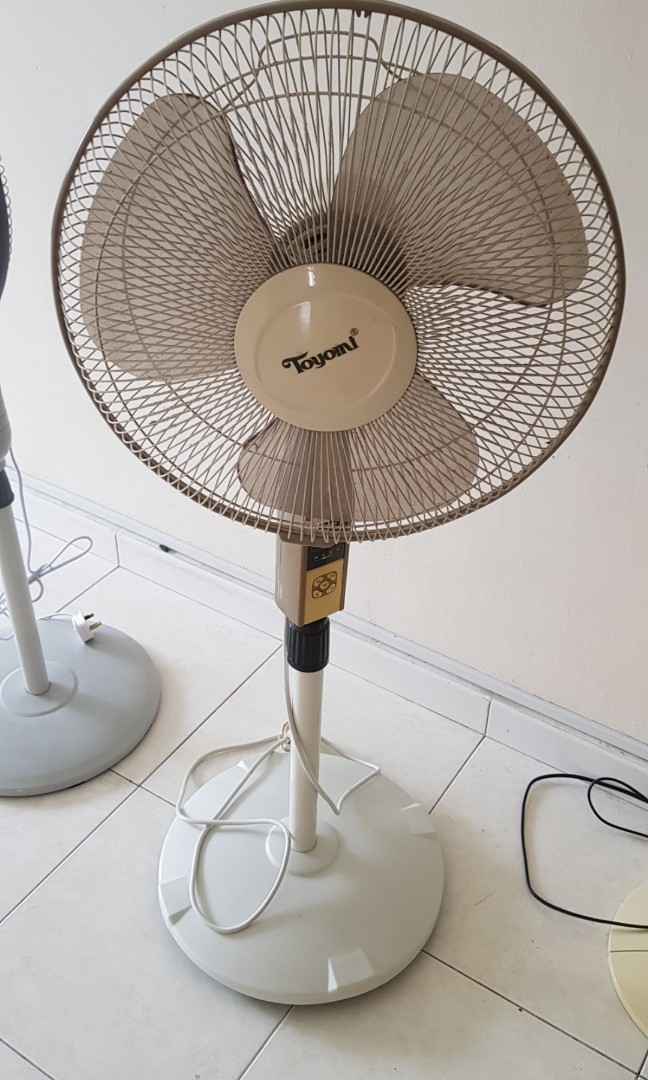 Toyomi standing fan, Furniture & Home Living, Lighting & Fans, Fans on ...