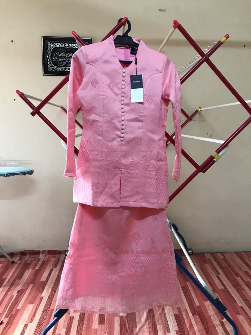 Wanzar, Women's Fashion, Muslimah Fashion, Baju Kurung & sets on Carousell