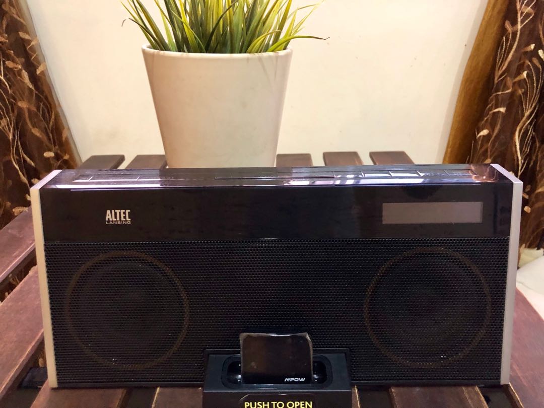 Altec Lansing iPod/iPhone Dock + Free Bluetooth Dock Receiver, Audio ...