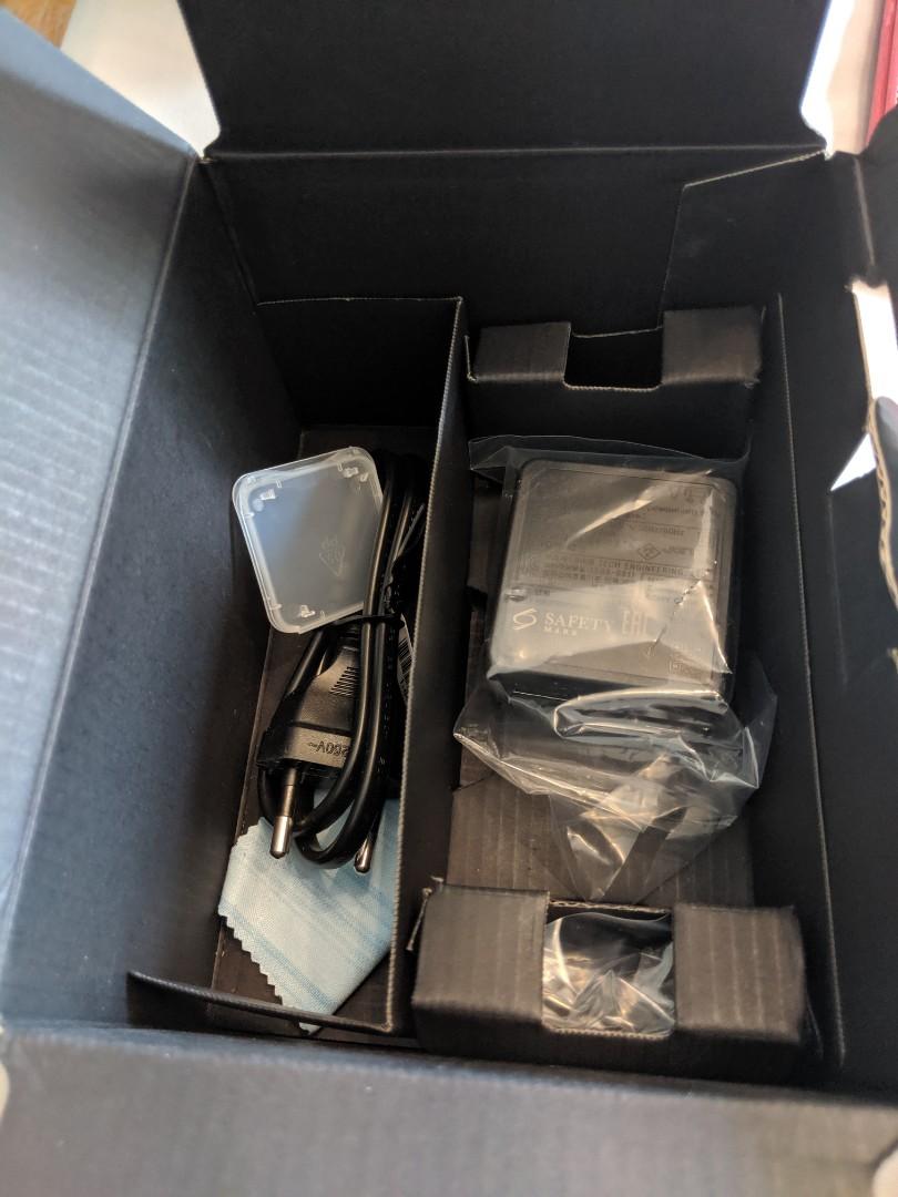 Sony RX100 IV, Photography, Cameras on Carousell