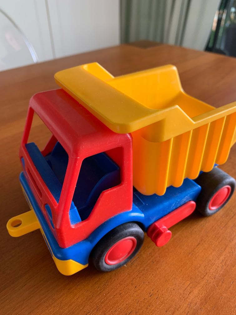 Toy tipper truck, Hobbies & Toys, Toys & Games on Carousell