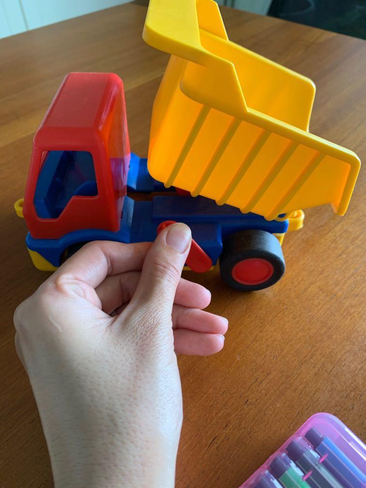 Toy tipper truck, Hobbies & Toys, Toys & Games on Carousell
