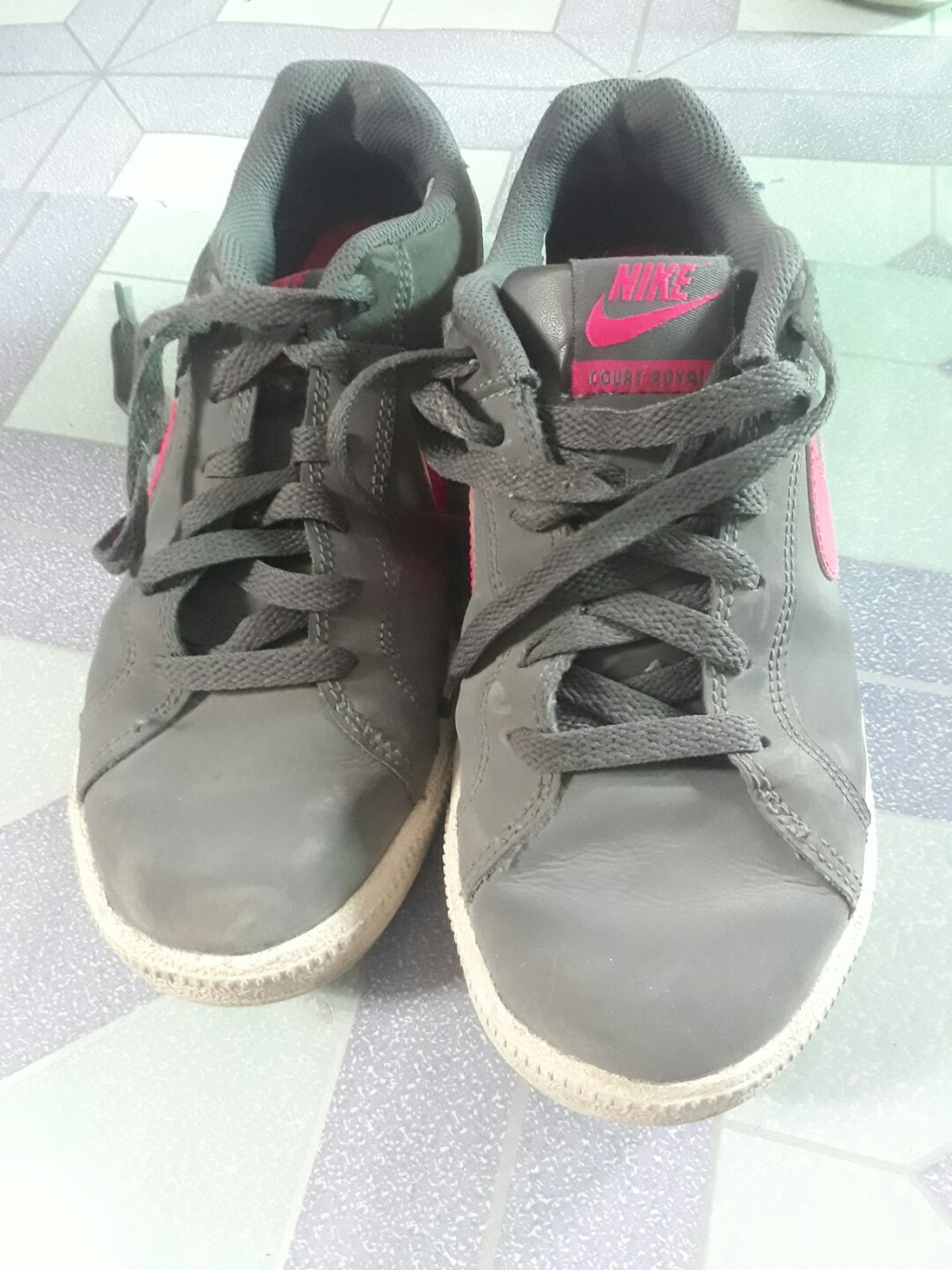 used original nike shoes on Carousell