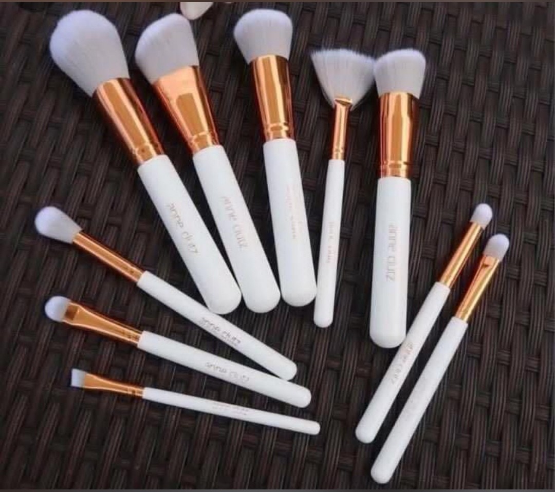 Anne Clutz Brushes, Beauty & Personal Care, Face, Makeup on Carousell