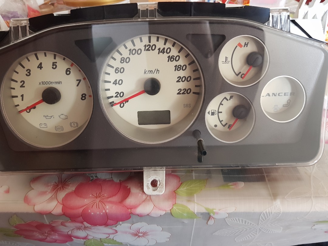 RARE! White face evo speedo lancer cs3, Car Accessories, Accessories on ...