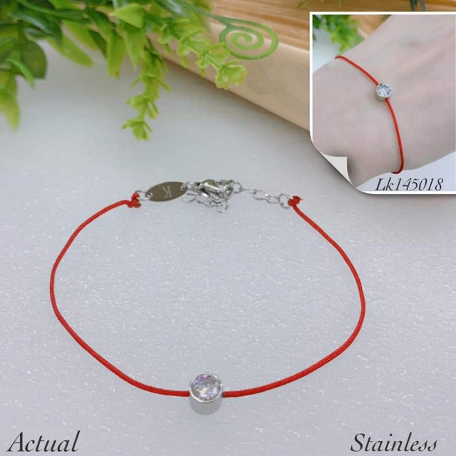 Red string line, Women's Fashion, Jewelry & Organizers, Rings on Carousell