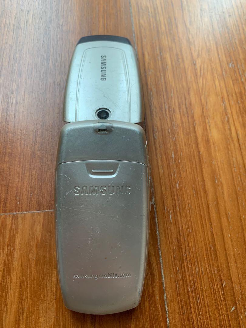 Vintage Samsung clamshell phone & charger, Mobile Phones & Gadgets ...