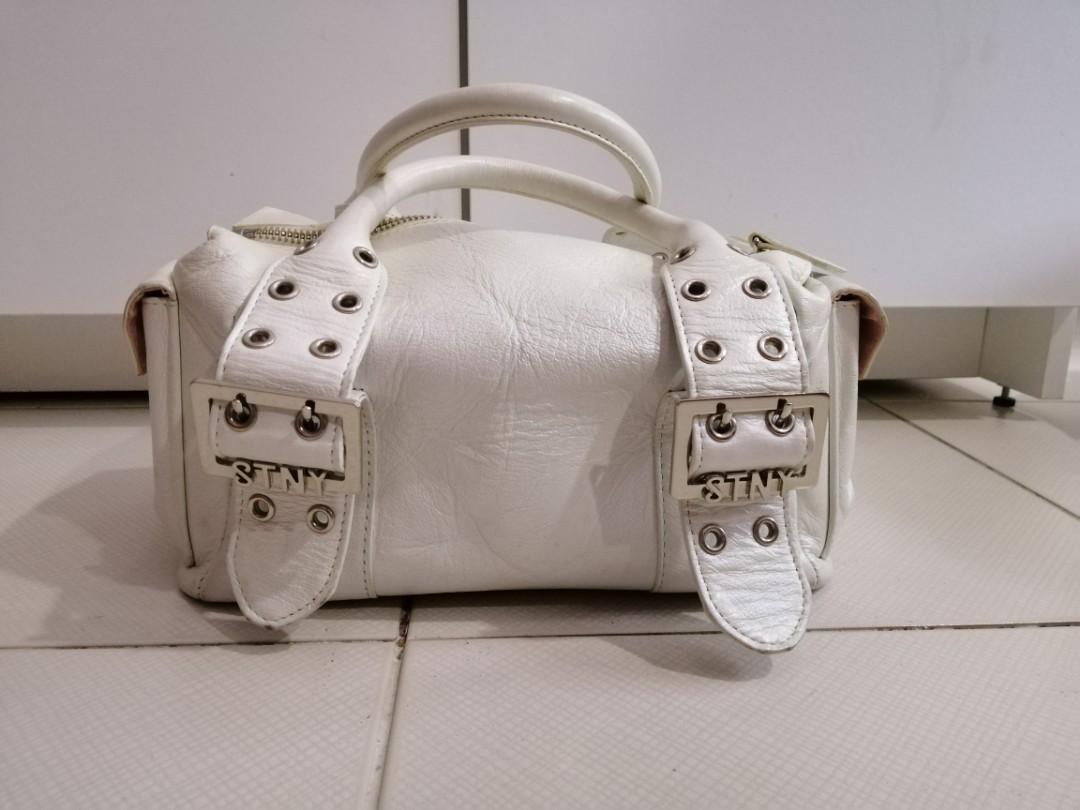 Samantha Thavasa faux leather handbag, Women's Fashion, Bags & Wallets ...