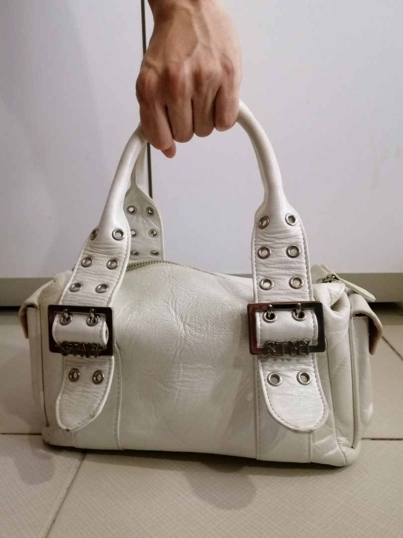 Samantha Thavasa faux leather handbag, Women's Fashion, Bags & Wallets ...