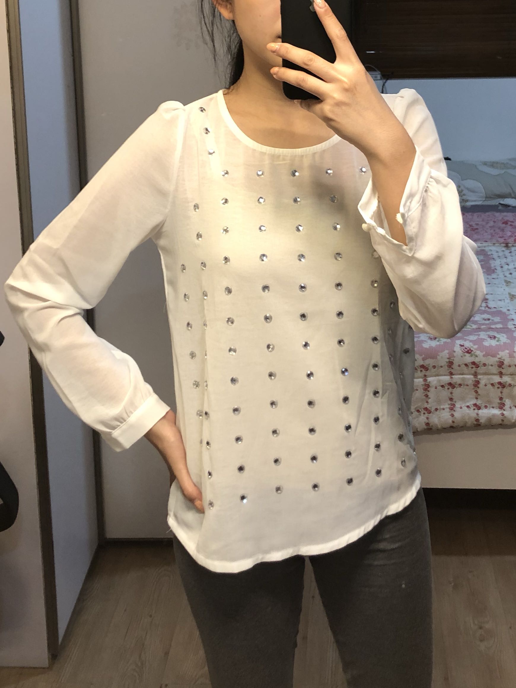 WHITE LONG TOP, Fesyen Wanita, Pakaian Wanita, Atasan di Carousell