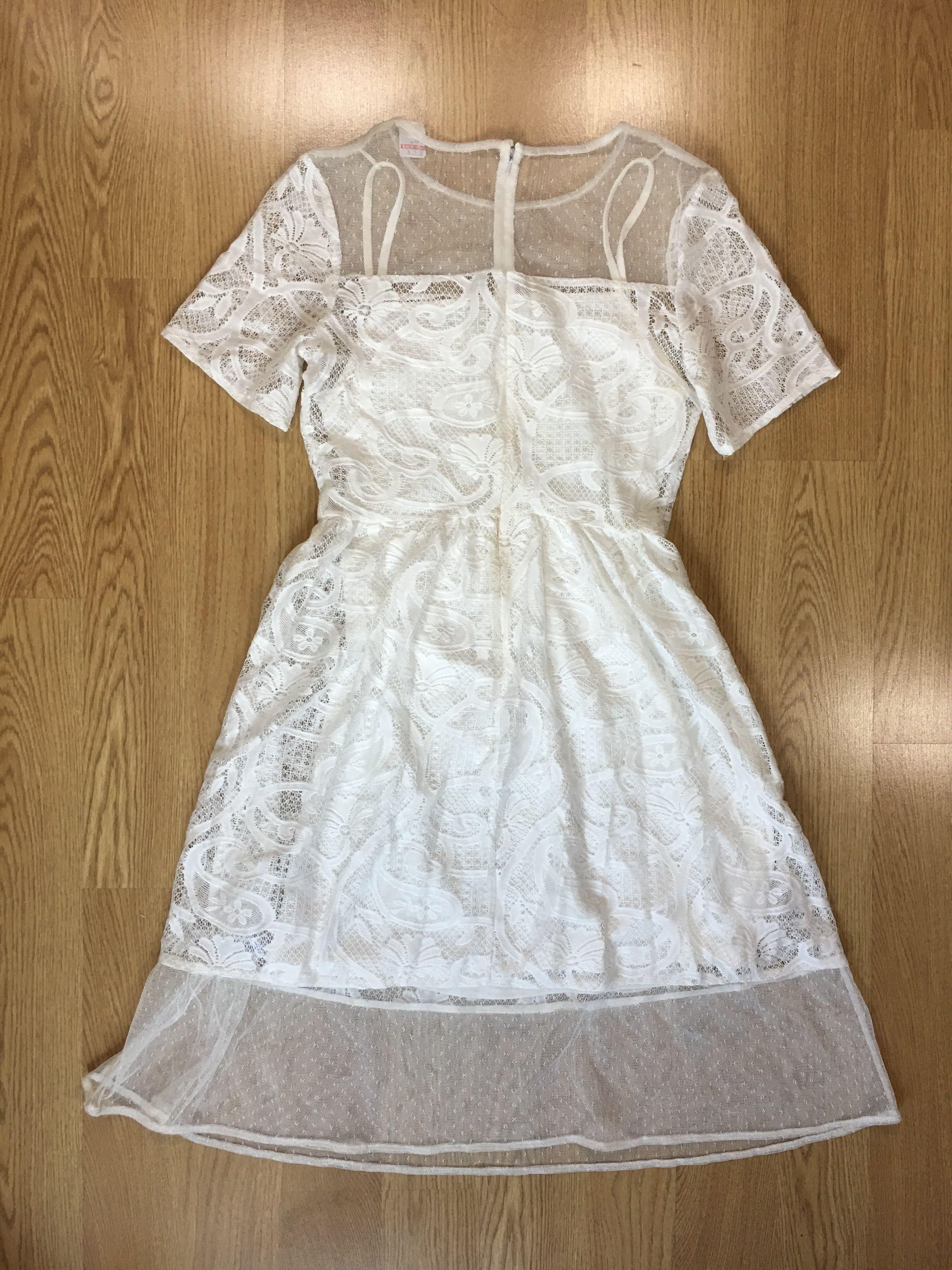 Auth Miss Selfridge Lace Mech Panel cream dress, Women's Fashion ...