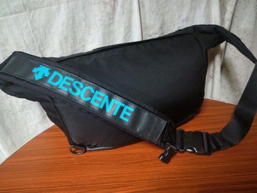 Descente Move Sports Messenger Bag, Men's Fashion, Bags, Sling Bags on Carousell