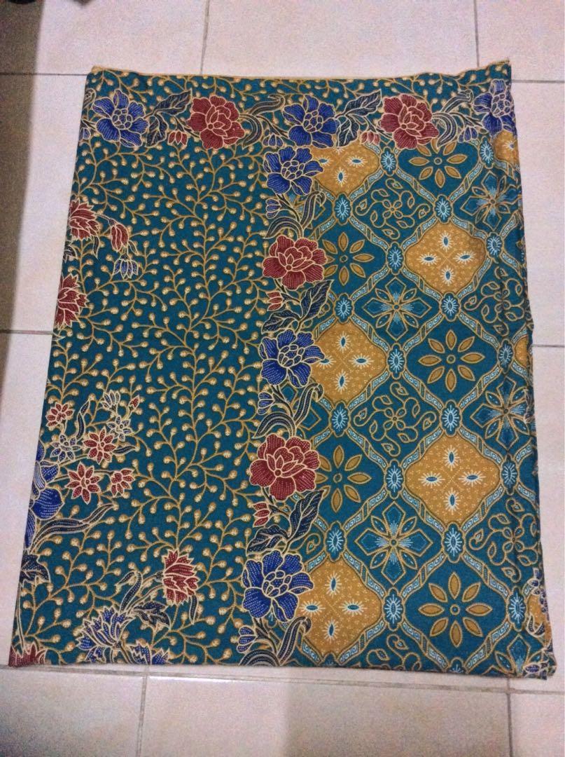 Kain Batik, Women's Fashion, Muslimah Fashion, Baju Kurung & sets on ...