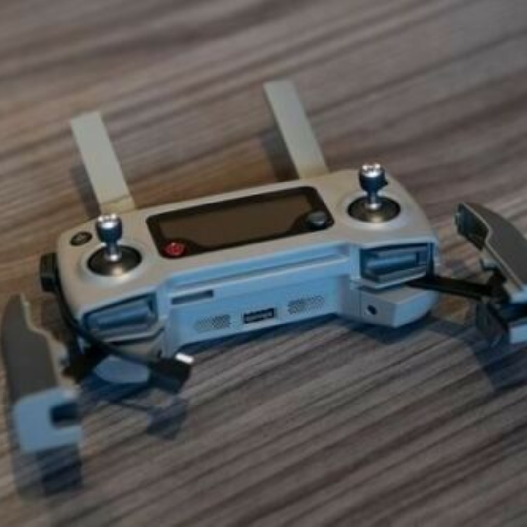 Mavic 2 controller brand new!, Photography, Drones on Carousell