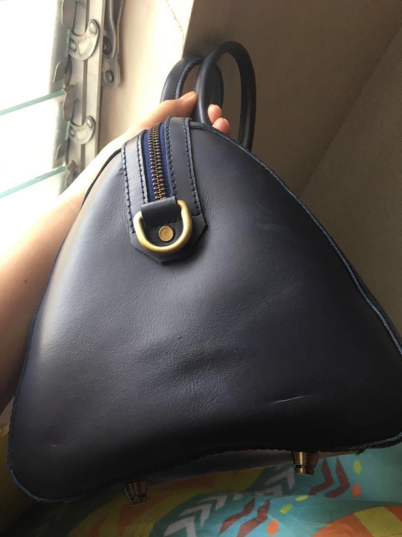 Niqua dottore bag, Women's Fashion, Bags & Wallets, Cross-body Bags on ...