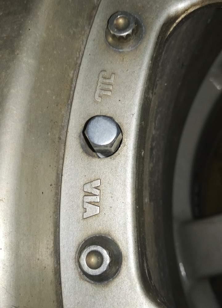 Rim Mugen MR5 15 center cap, Auto Accessories on Carousell