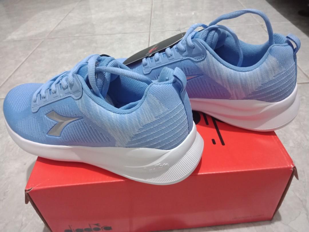 Sepatu Diadora, Olah Raga, Baju Olahraga di Carousell