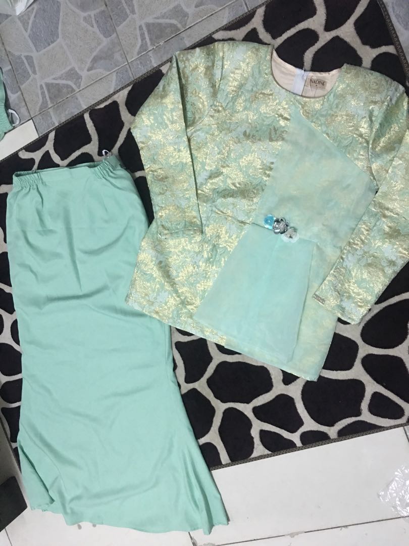 mini kurung mint green, Women's Fashion, Muslimah Fashion, Baju Kurung ...