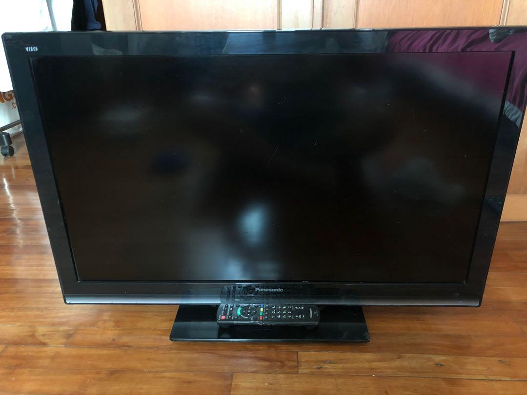 Panasonic Viera LED TV 32 inches, TV & Home Appliances, TV ...