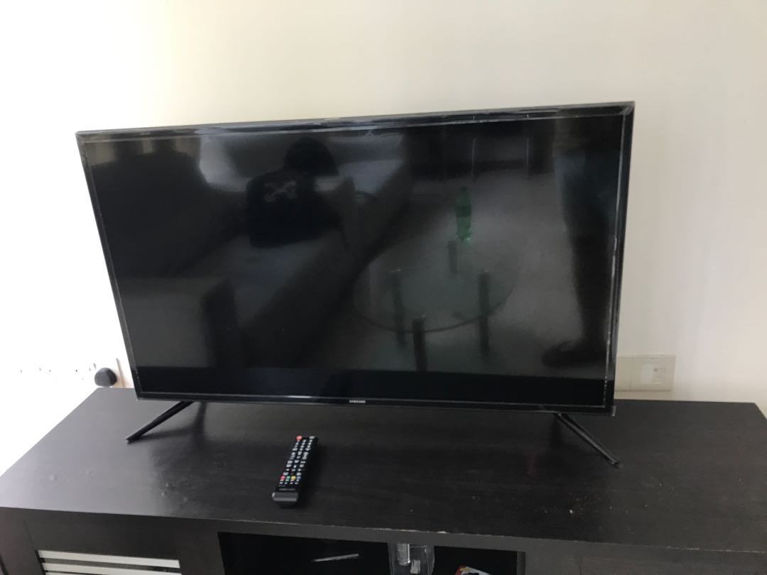 Samsung 40 UHD 4K Smart TV on Carousell