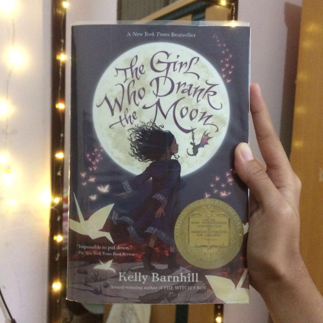the girl who drank the moon|kelly barnhill, Buku & Alat Tulis, Buku di ...