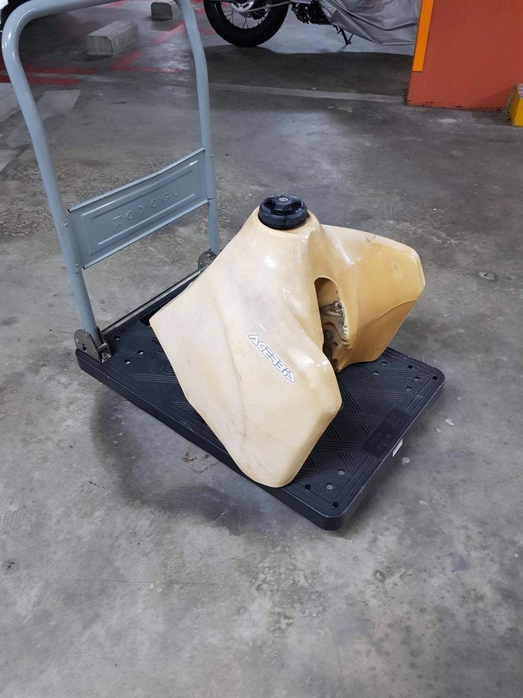 XR400 22L Tank with full tank of petrol, Motorcycles, Motorcycle ...