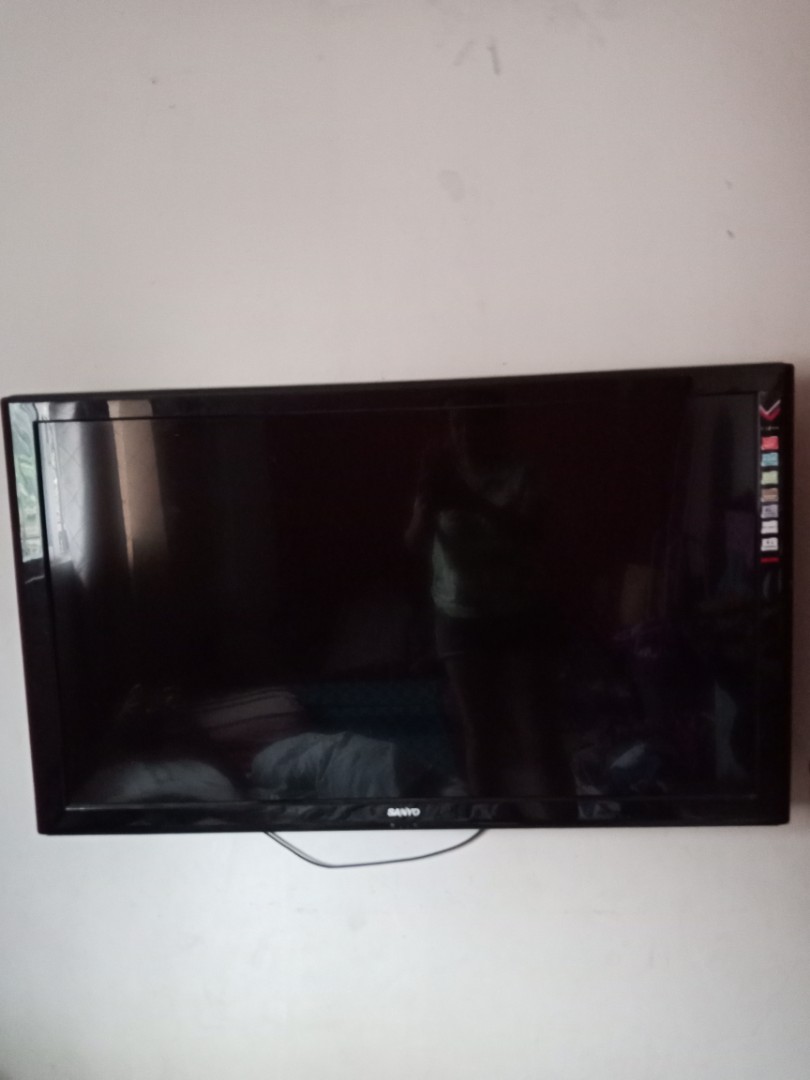 42"SANYO LCD TV, TV & Home Appliances, TV & Entertainment, TV on Carousell