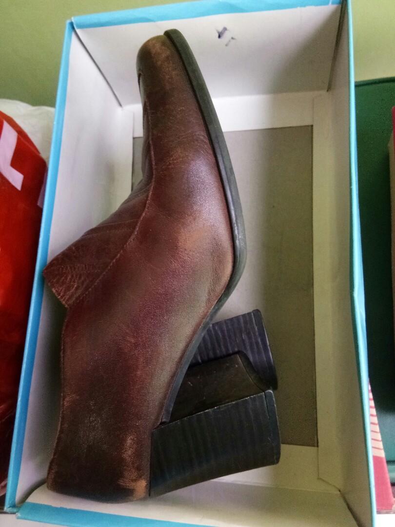 Sepatu studio line kulit asli, Fesyen Wanita, Sepatu di Carousell