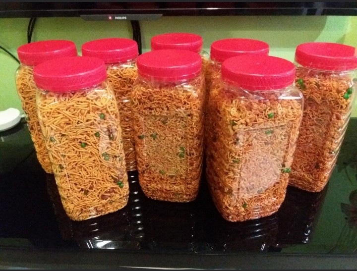 Muruku spicy mixture-1.2kg, Food & Drinks, Packaged Snacks on Carousell