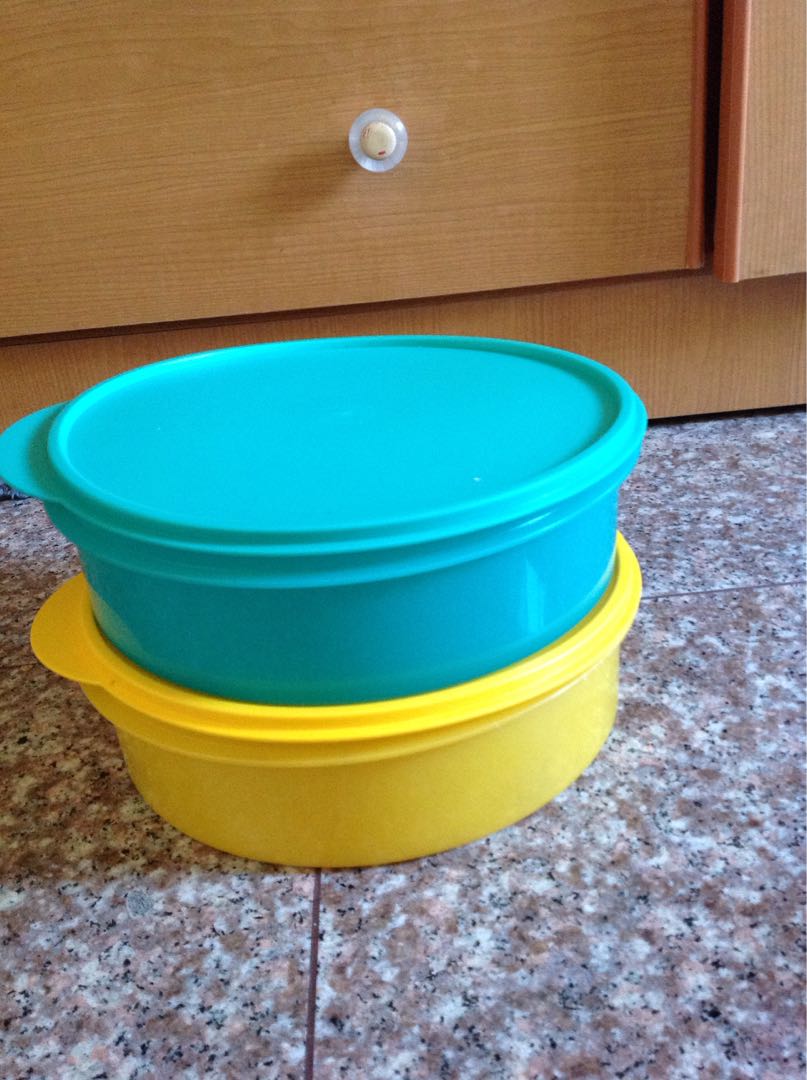 Tupperware big round Container, Home Appliances, Kitchenware on Carousell