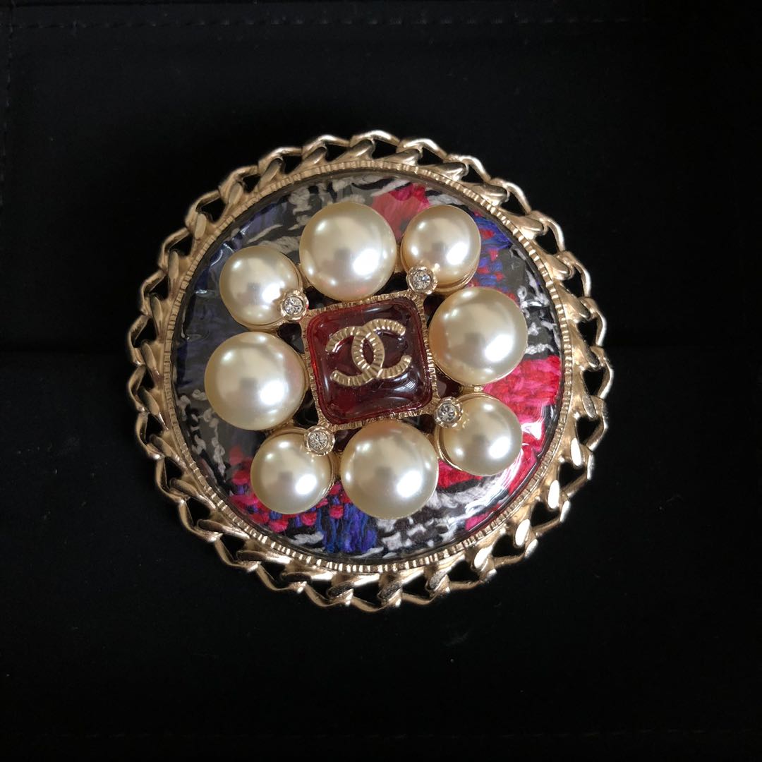Chanel Brooch, Luxury, Accessories on Carousell