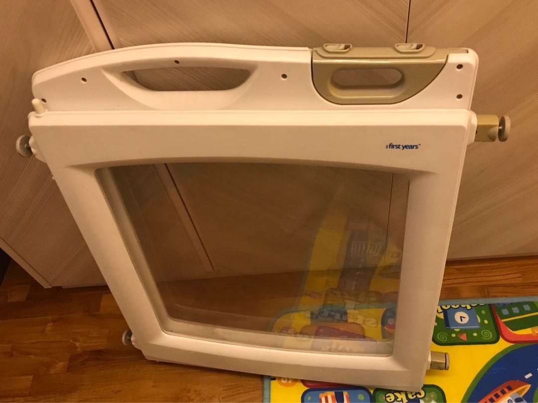 First Years safety gate, Babies & Kids, Infant Playtime on Carousell