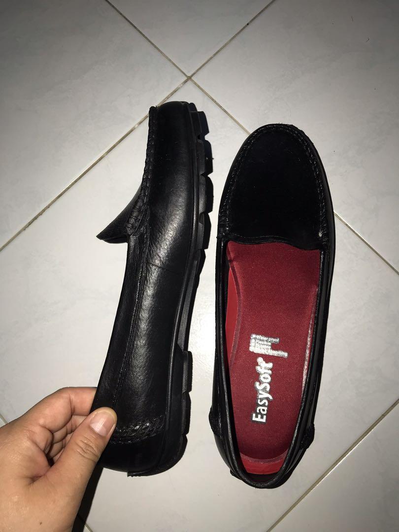 EasySoft black shoes, Women's Fashion, Footwear, Flipflops and Slides ...