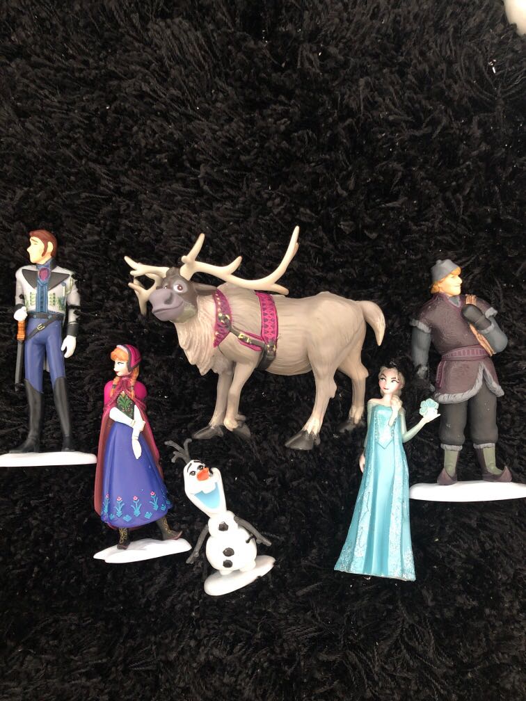 FROZEN ELSA ANNA figurine Cake toppers, Hobbies & Toys, Toys & Games on Carousell