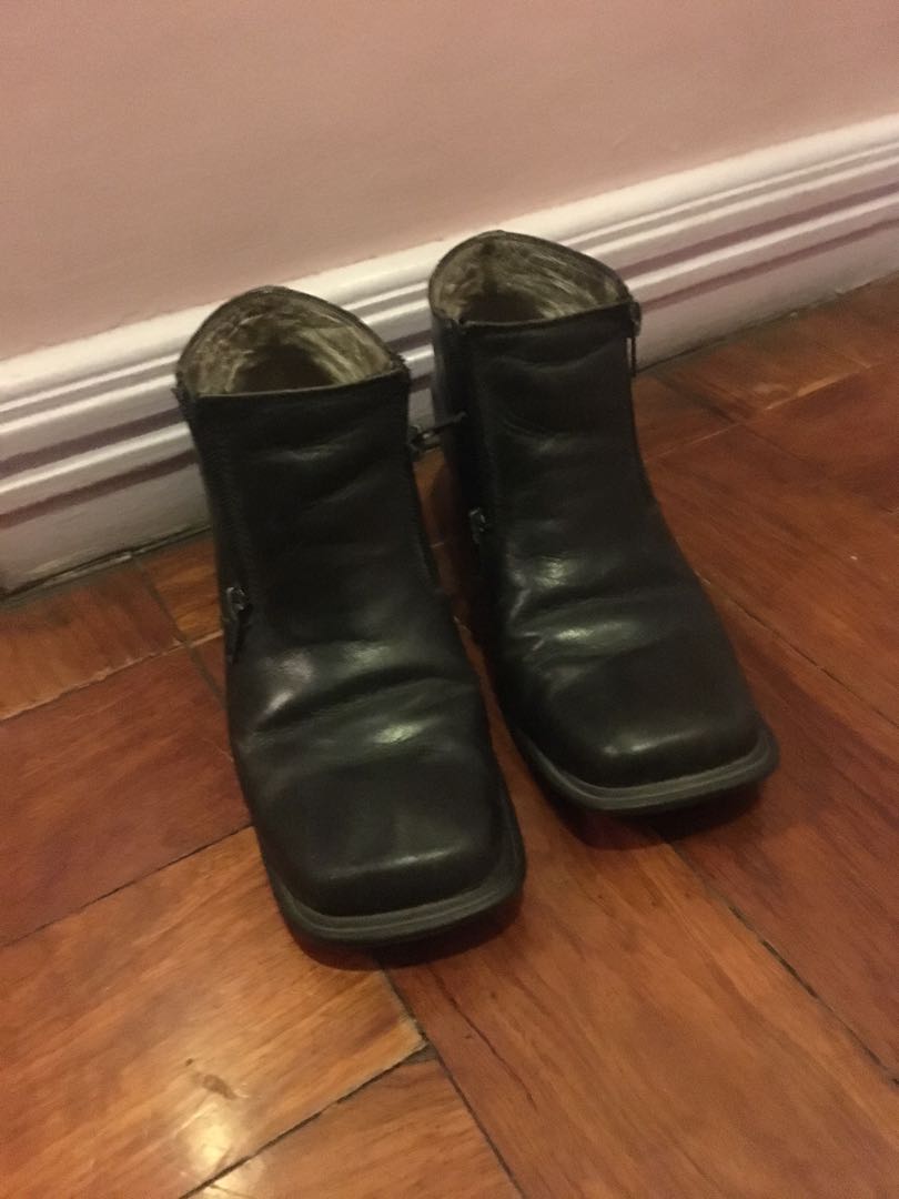 Gibi Leather Boots, Women's Fashion, Footwear, Boots on Carousell