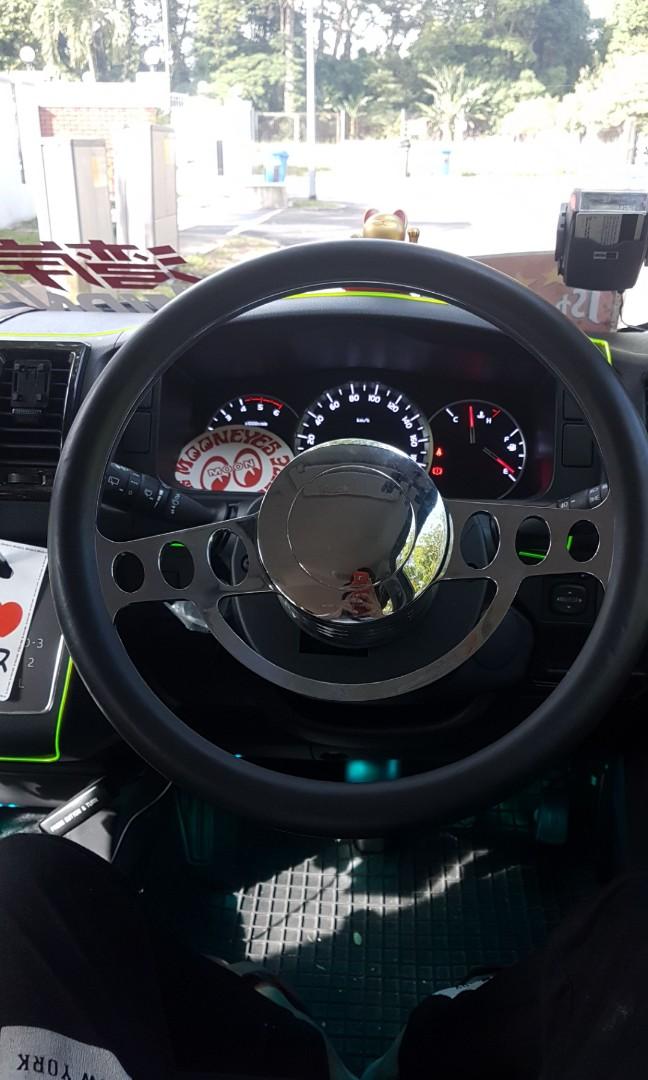 Hiace steering wheel with bosskit, Car Accessories, Accessories on ...