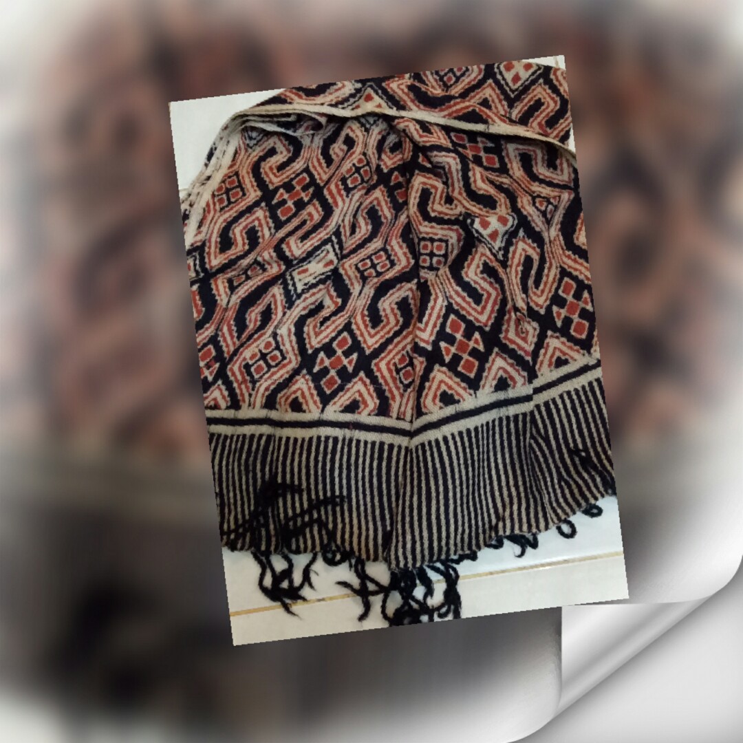 Selendang dari Laos Motif Batik Lurik, Desain & Kerajinan Tangan ...