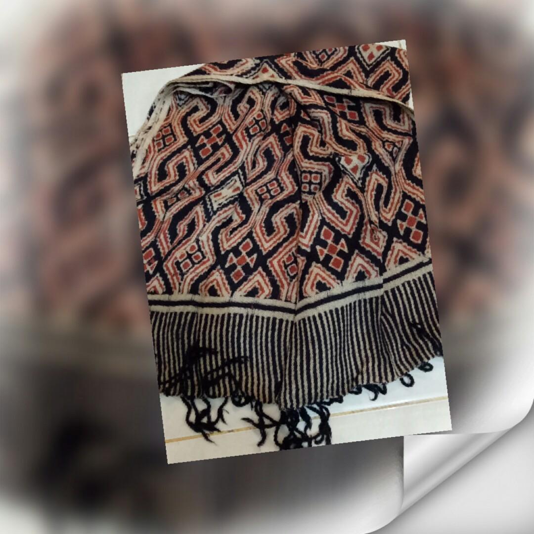 Selendang dari Laos Motif Batik Lurik, Desain & Kerajinan Tangan ...