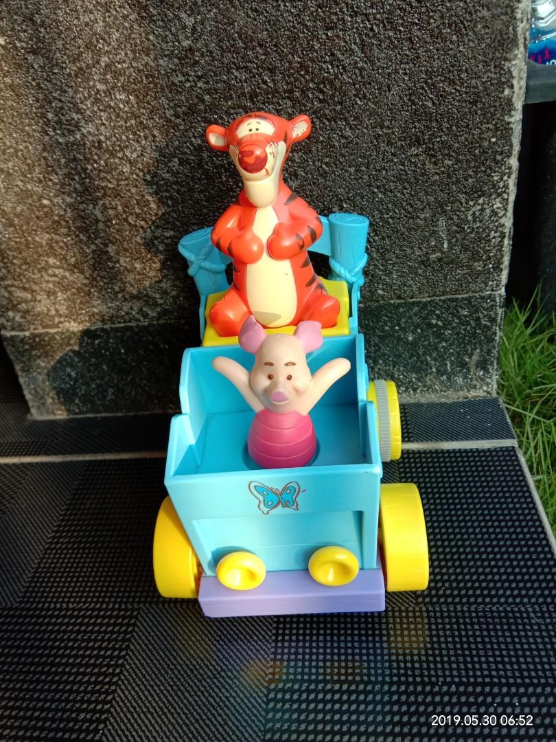 TOMY - Push and play tiger/winnie the pooh buddy buggy, Bayi & Anak ...