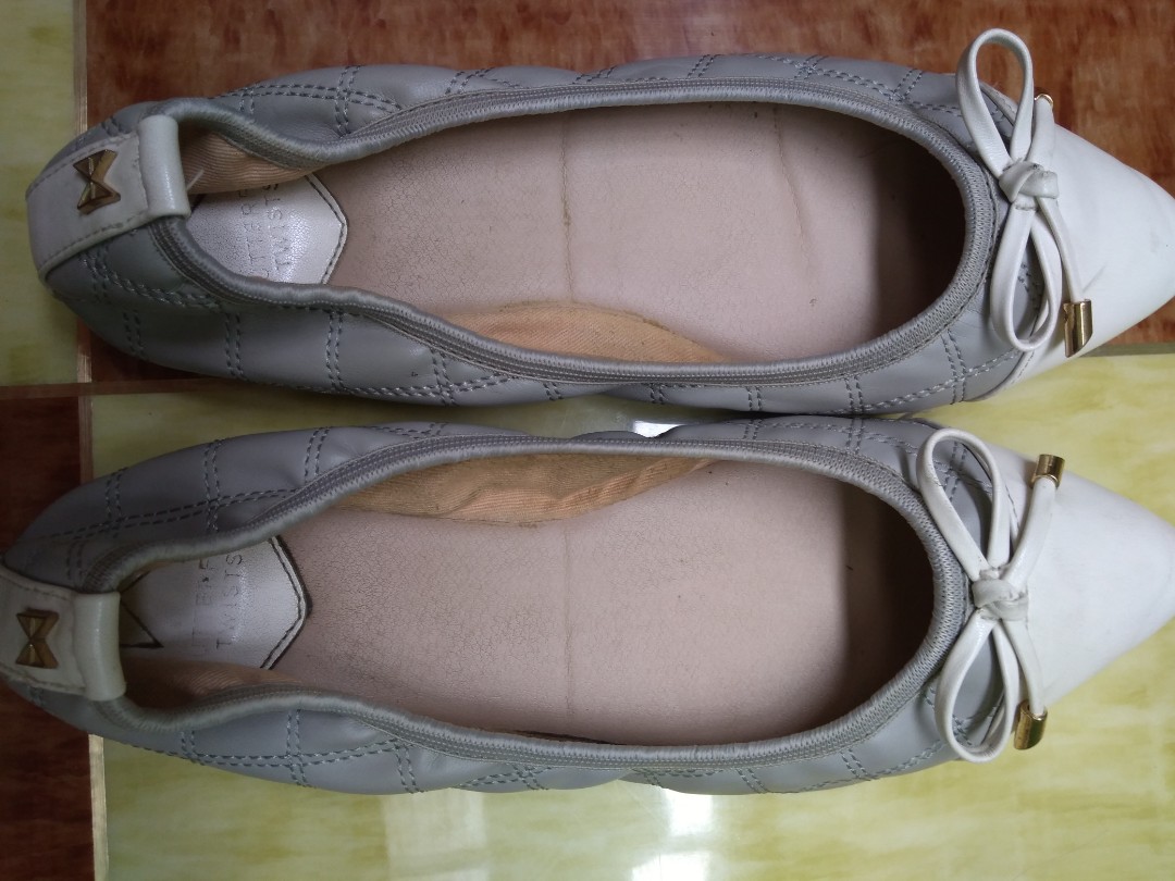 Butterfly Twist, Women's Fashion, Footwear, Slippers and slides on ...