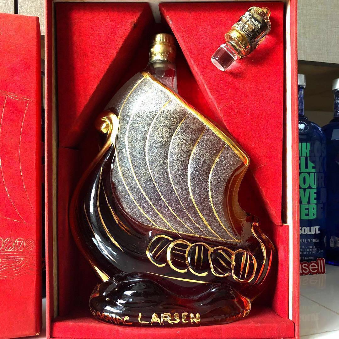 Larsen Viking Ship Cognac Gold Trim w Box (700ml), Food & Drinks ...