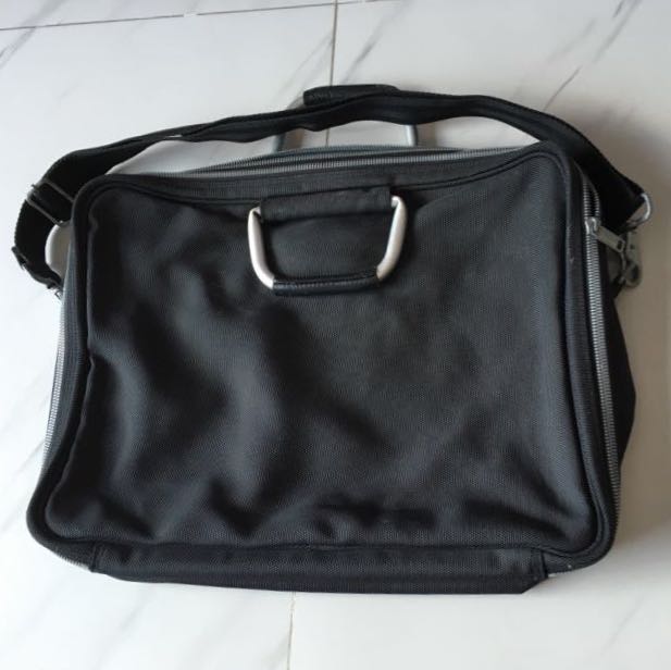 MUJI Laptop Bag, Men's Fashion, Bags, Briefcases on Carousell