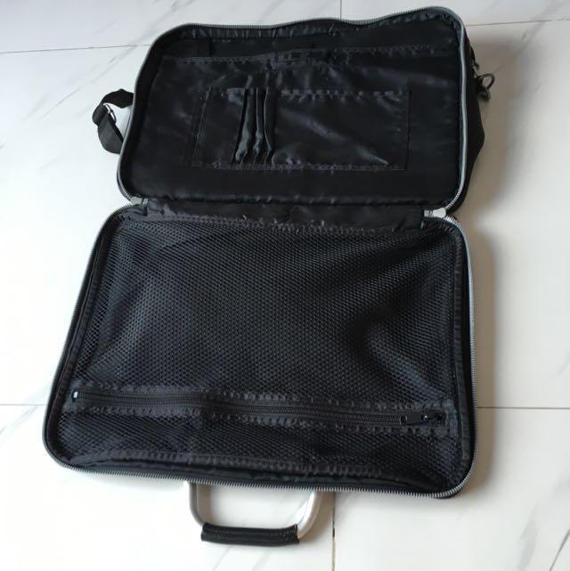 MUJI Laptop Bag, Men's Fashion, Bags, Briefcases on Carousell