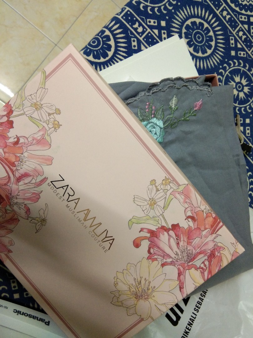 Telekung jenama brand zara awliya, Women's Fashion, Muslimah Fashion ...